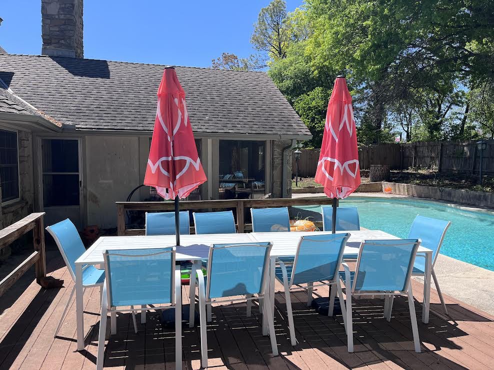 Huge Family & Dog Friendly South Tulsa Pool - Tulsa, OK | Bark Park Finder